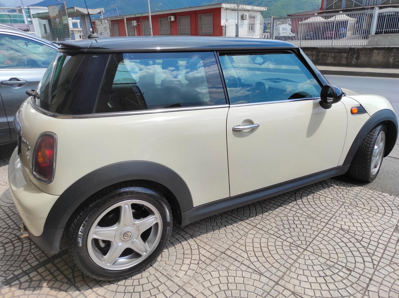 Mini Coope D 2007 1.6 D 110cv Pelle tetto b-colore 212.000 Km 3.499 ...