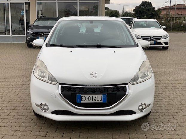 Peugeot 208 1.4 gpl- 2014