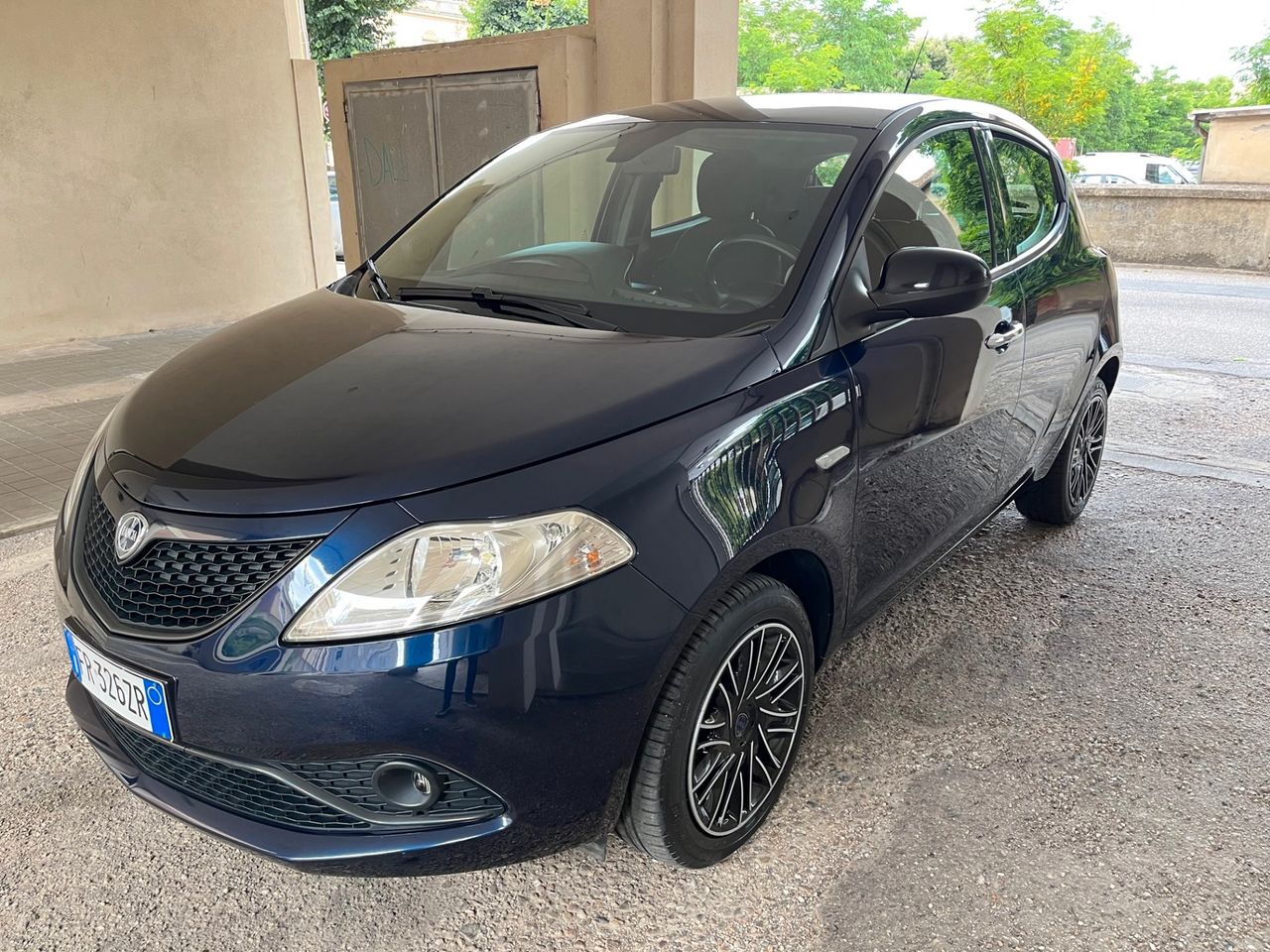 Lancia Ypsilon 1.2 69 CV 5 porte Gold