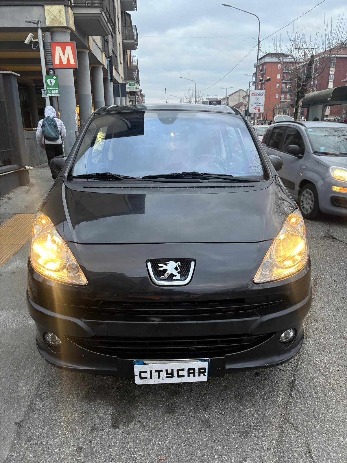 Peugeot 1007 Happy 1.4 75 cv GPL 150.000 Km 3.500 €, a Torino 182535249 ...