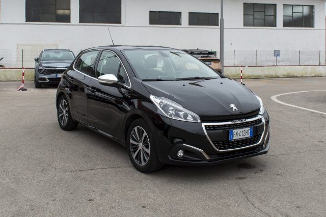 PEUGEOT 208 PureTech 82 5 porte Allure