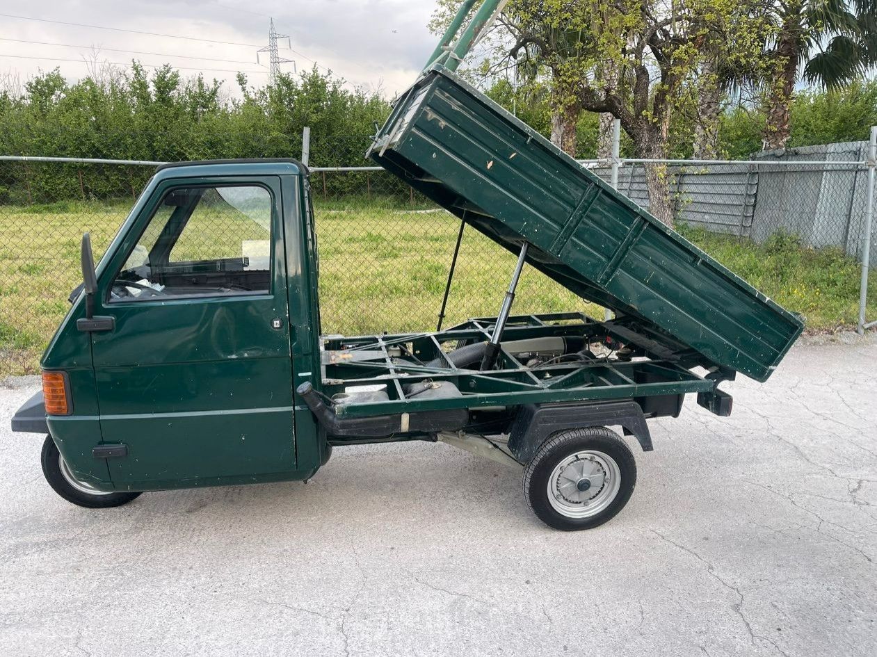 Piaggio Ape PIAGGIO APE CON VOLANTE CASSONE RIBALTABILE IDRAULICO: auto ...