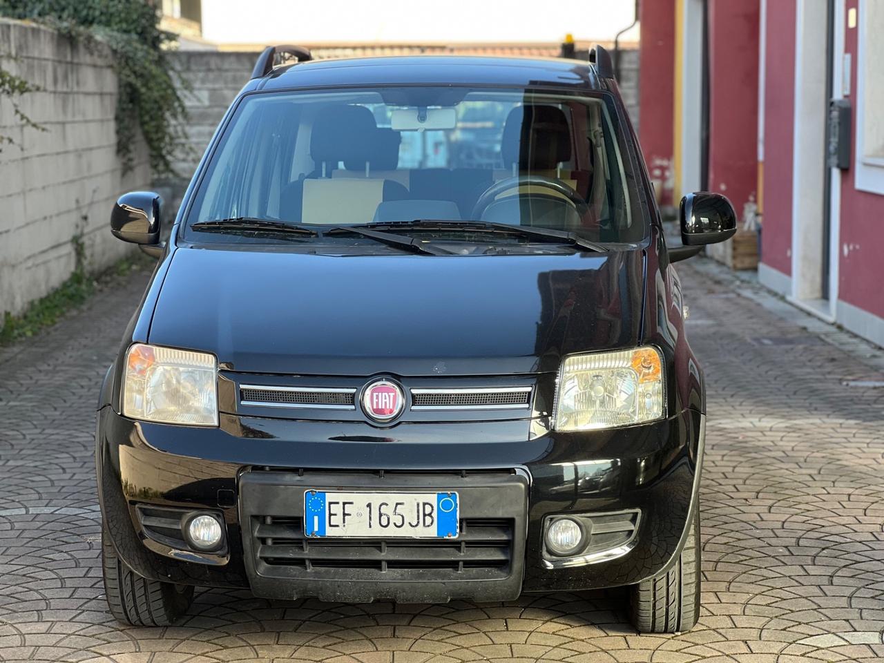 Fiat Panda 1.2 Climbing metano per NEOP tettuccio 128.000 Km 4.500 €, a ...