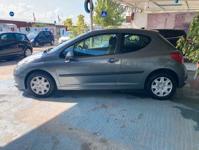 Peugeot 207 1.4 8V 75CV 3p. ONE Line