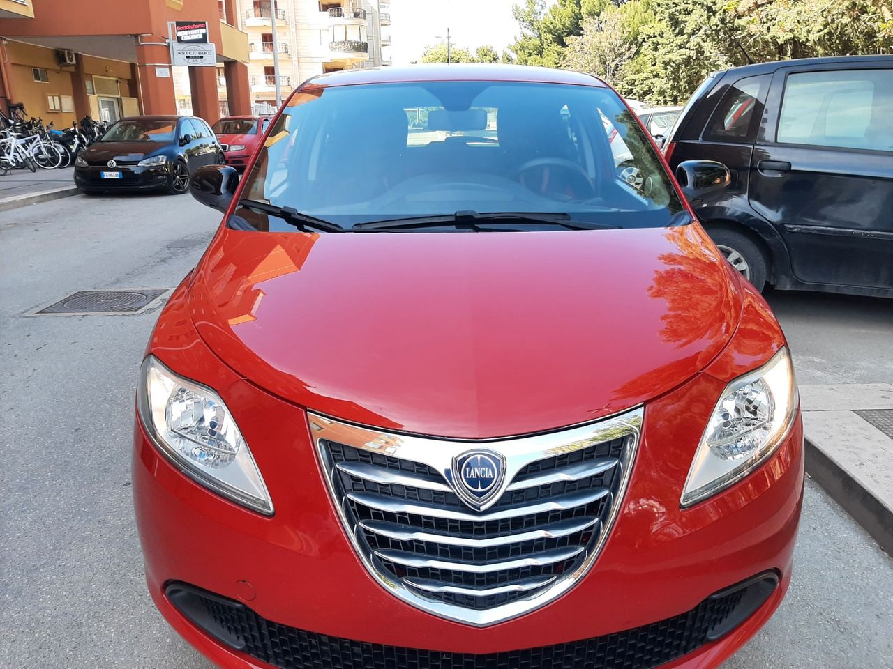 Lancia Ypsilon 1.3 MJT 16V 95 CV 5 porte S&amp;S Silver
