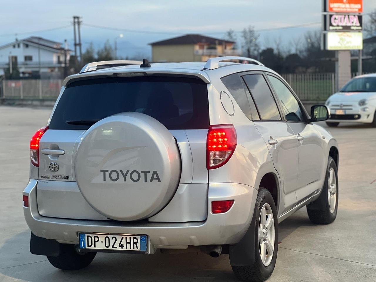 Toyota RAV 4 RAV4 2.2 D-4D 136 CV 220.000 Km 5.000 €, a Castrocielo ...