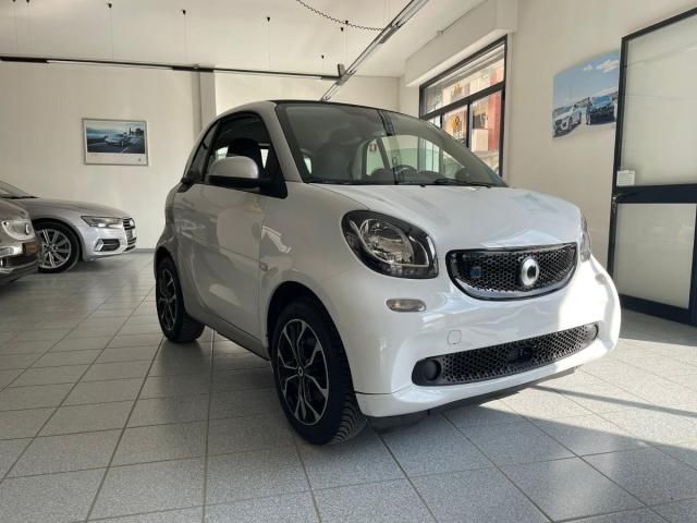 SMART - Fortwo - EQ Passion/ NAVI/ PELLE/ ANTICOLLISION